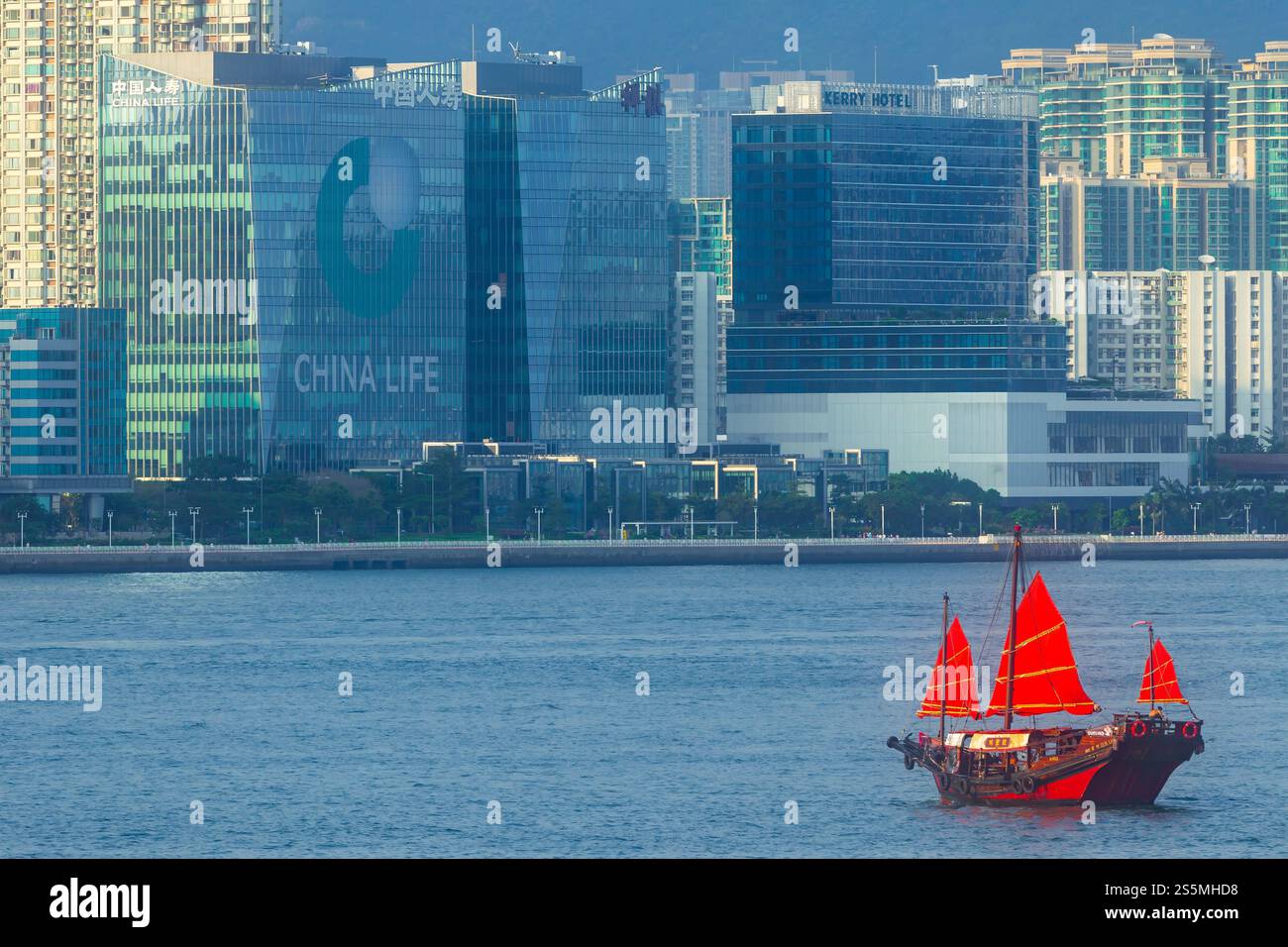 The 'Dukling' Chinese junk boat on Kowloon Bay at Kowloon Island in ...