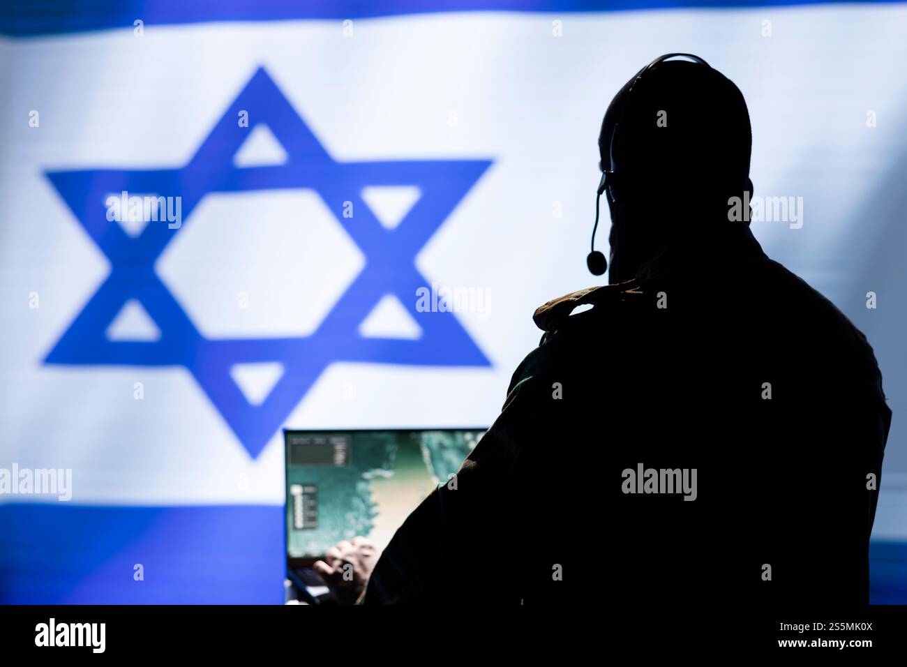Israeli intelligence corps officer using target acquisition tech on ...