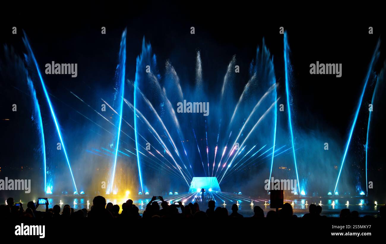 Impressive performance dancing fountain hi-res stock photography and ...
