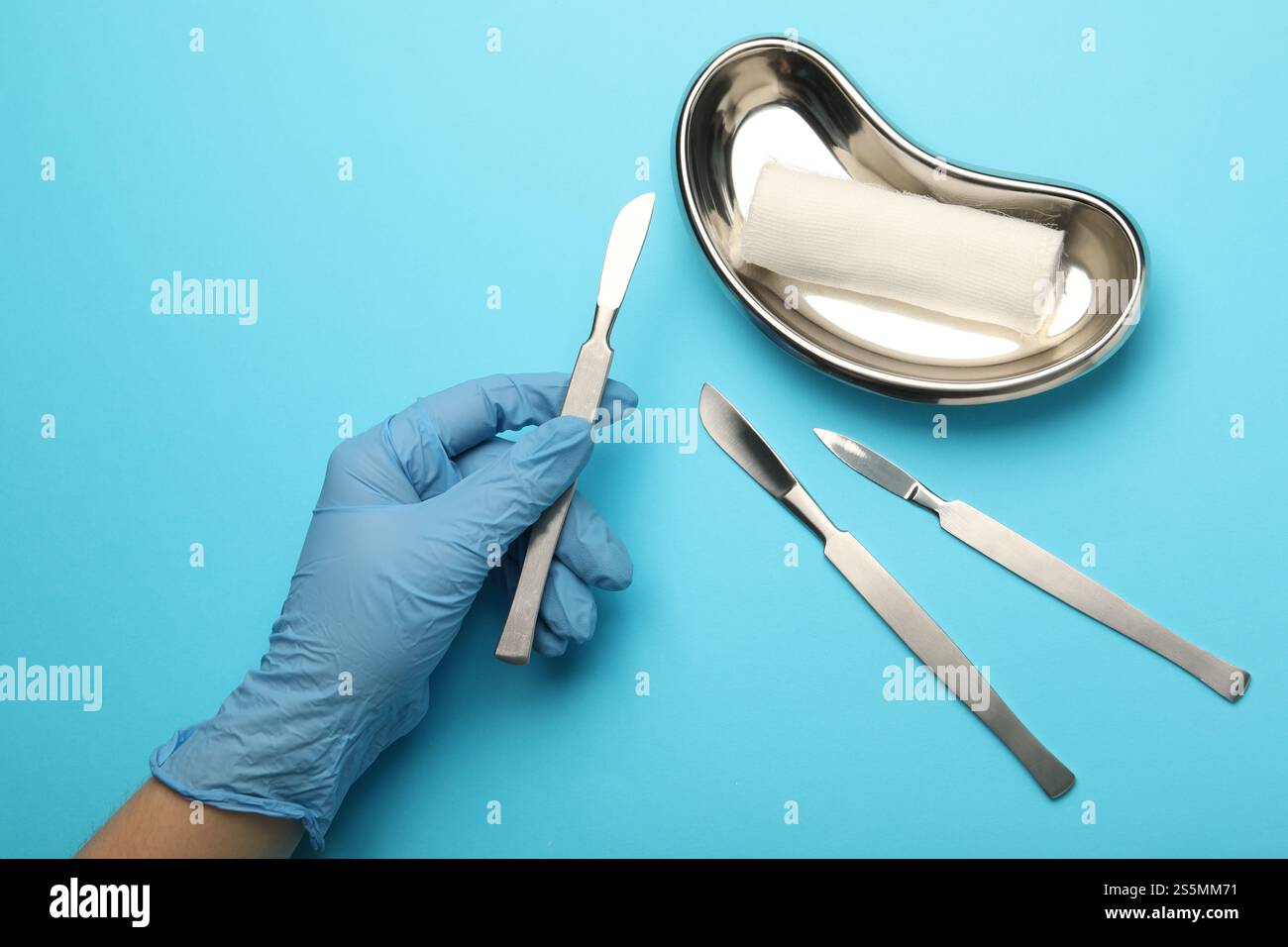 Top view medical scalpels hi-res stock photography and images - Alamy