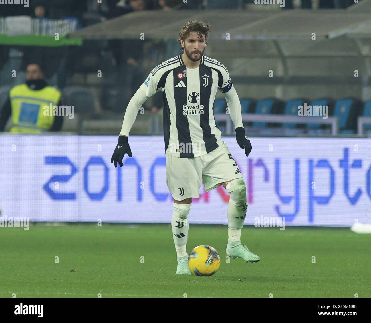 Bergamo, Italy. 14th Jan, 2025. Manuel Locatelli of Juventus FC play ...