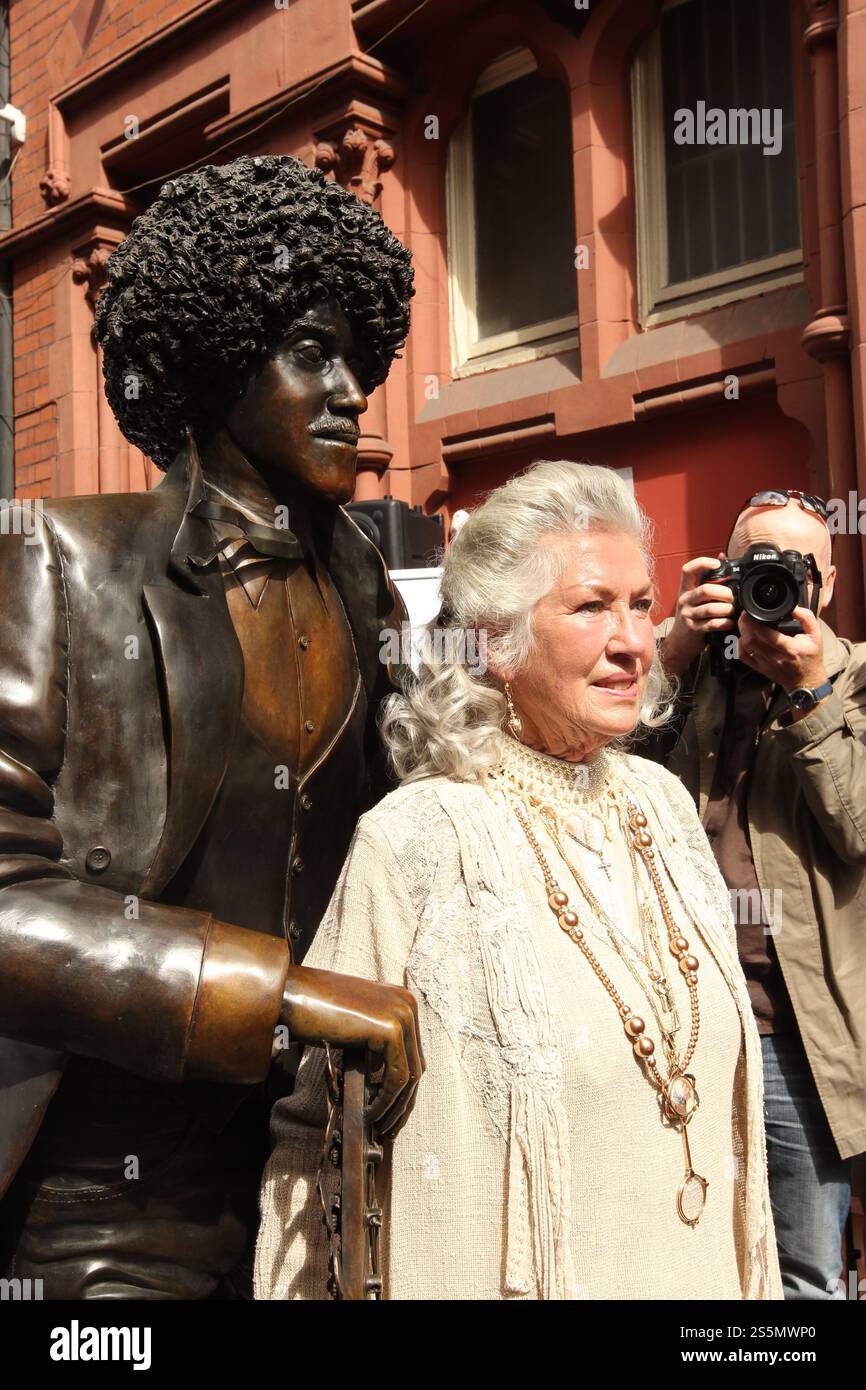 Dublin, Ireland - 15th August 2013 - Philmena Lynott with the statue ...