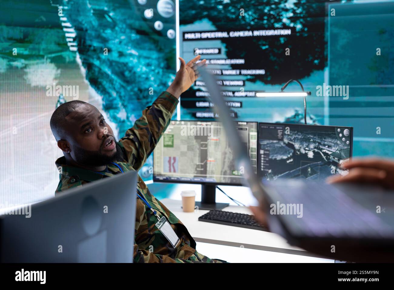 Army expert hi-res stock photography and images - Alamy