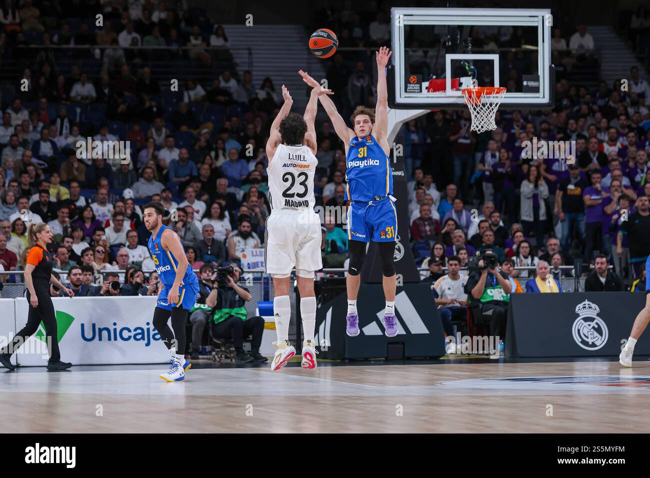 Madrid, Spain. 14th Jan, 2025. 14th January 2025; Movistar Arena; Madrid, Spain; Turkish ...