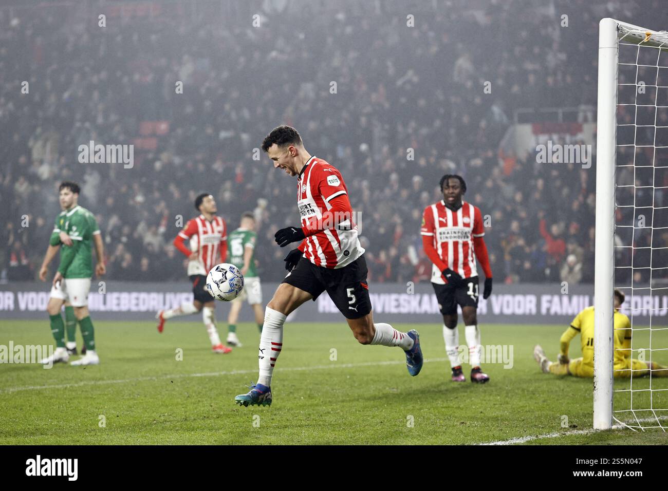EINDHOVEN - Ivan Perisic of PSV Eindhoven celebrates 5-3 during the ...