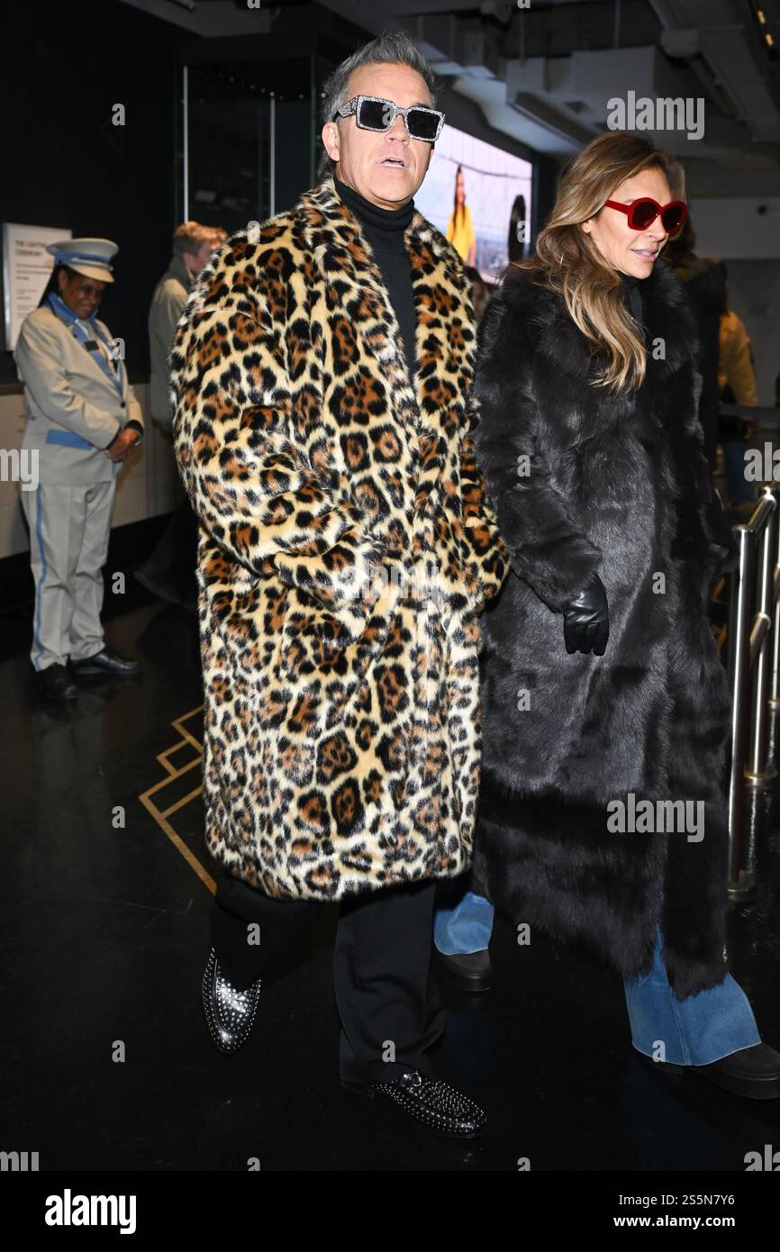 Robbie Williams and Ayda Field Stock Photo - Alamy