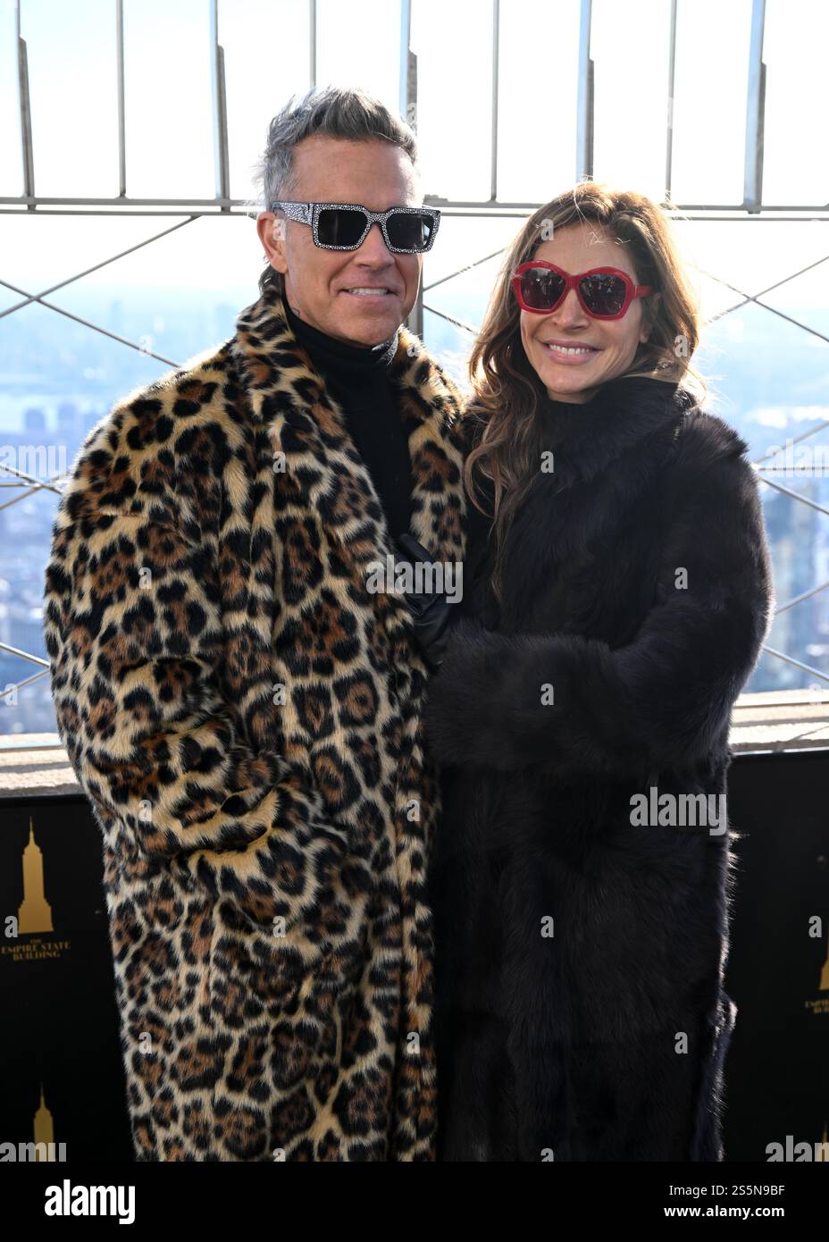 Robbie Williams and Ayda Field Stock Photo - Alamy