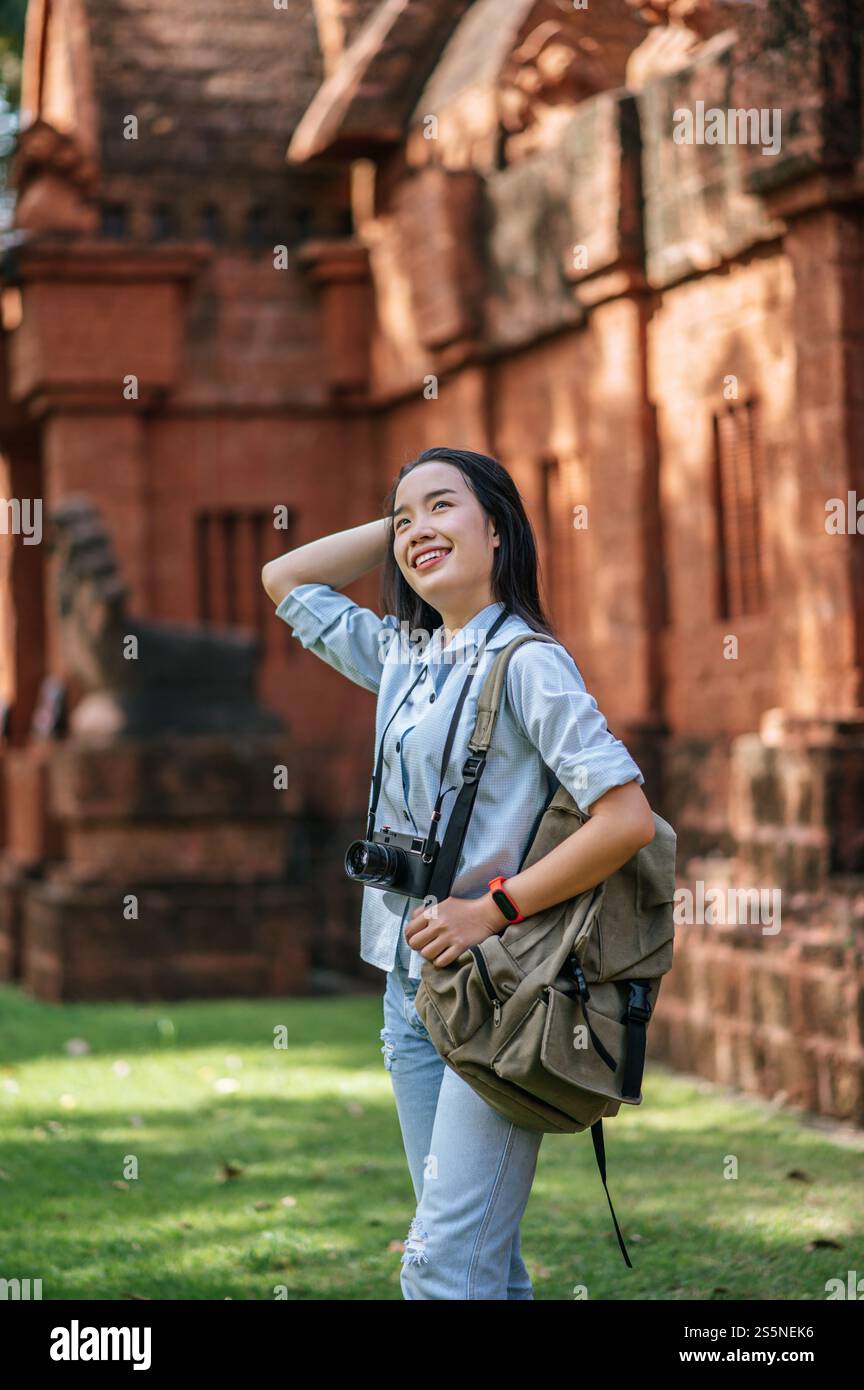 Female traveler portrait backpack hi-res stock photography and images ...