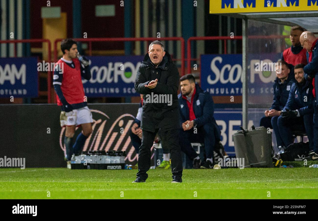 Dens Park, Dundee, UK. 14th Jan, 2025. Scottish Premiership Football ...
