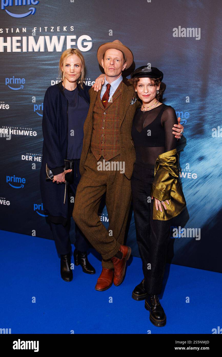Premiere - Der Heimweg Isabel Thierauch, Alexander Scheer und Kristin ...