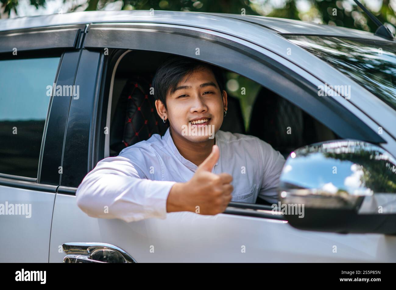 Smiled black man hi-res stock photography and images - Alamy