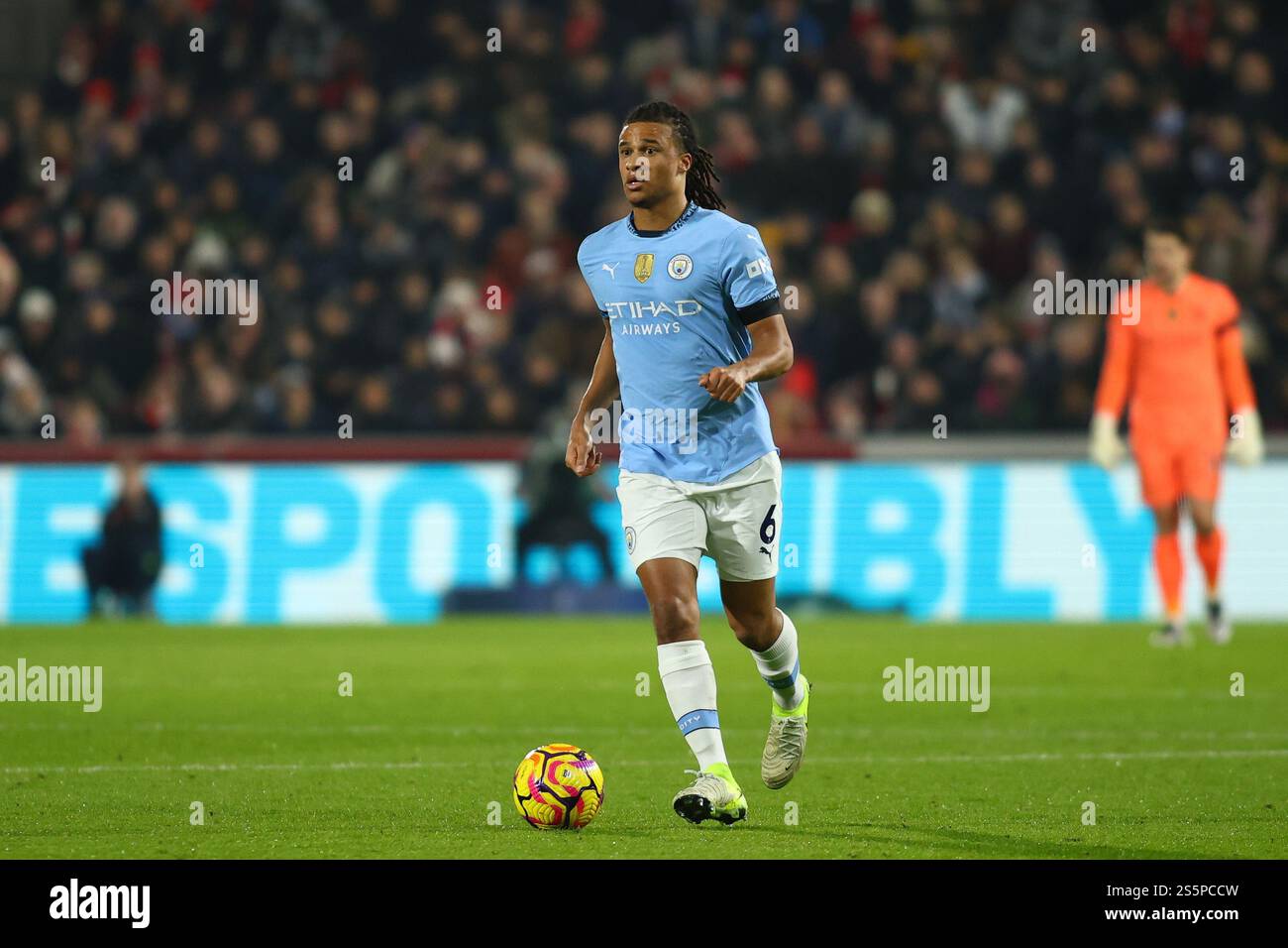 London, England, January 14th 2025: Nathan Ake (6 Manchester City ...