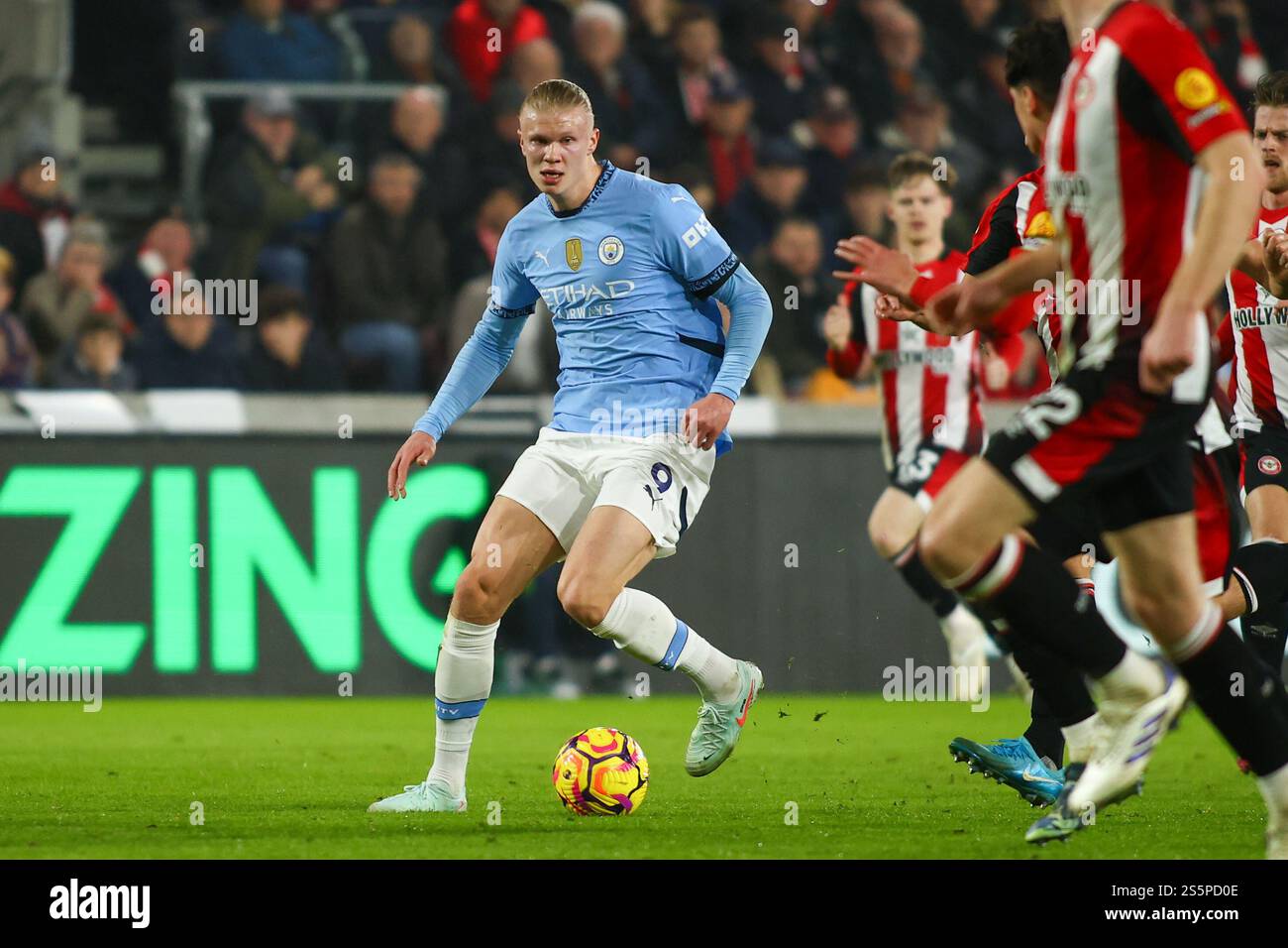 London, UK. 14th Jan, 2025. London, England, January 14th 2025: Erling ...