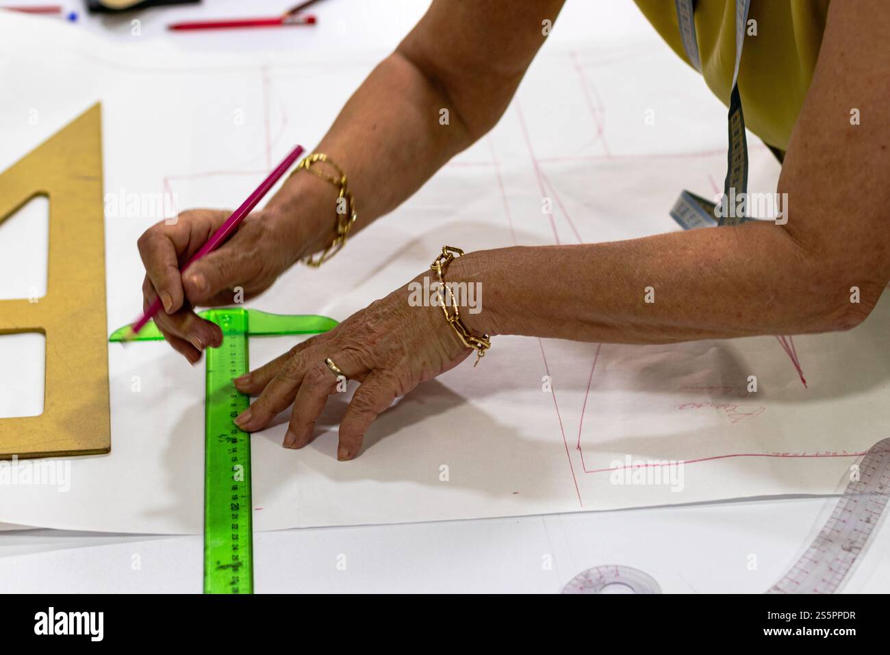 Drafting a clothing pattern hi-res stock photography and images - Alamy