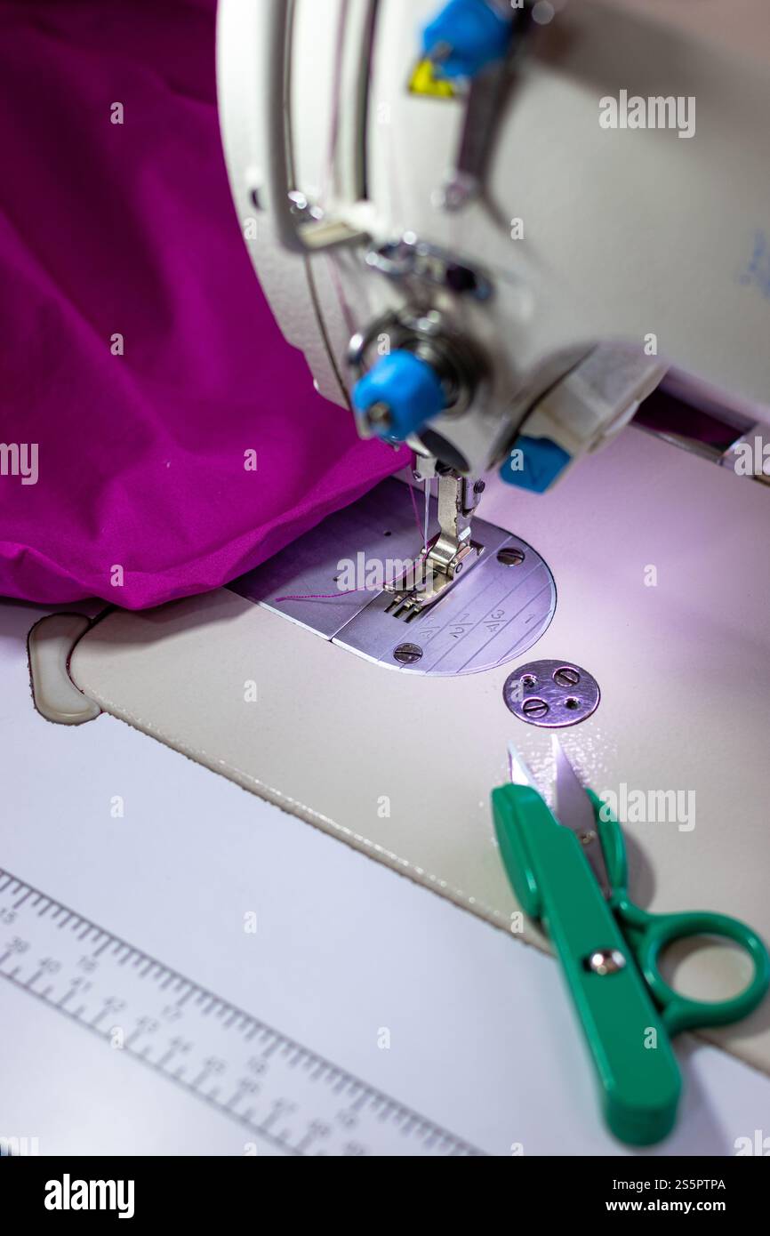Sewing machine tools materials hi-res stock photography and images - Alamy