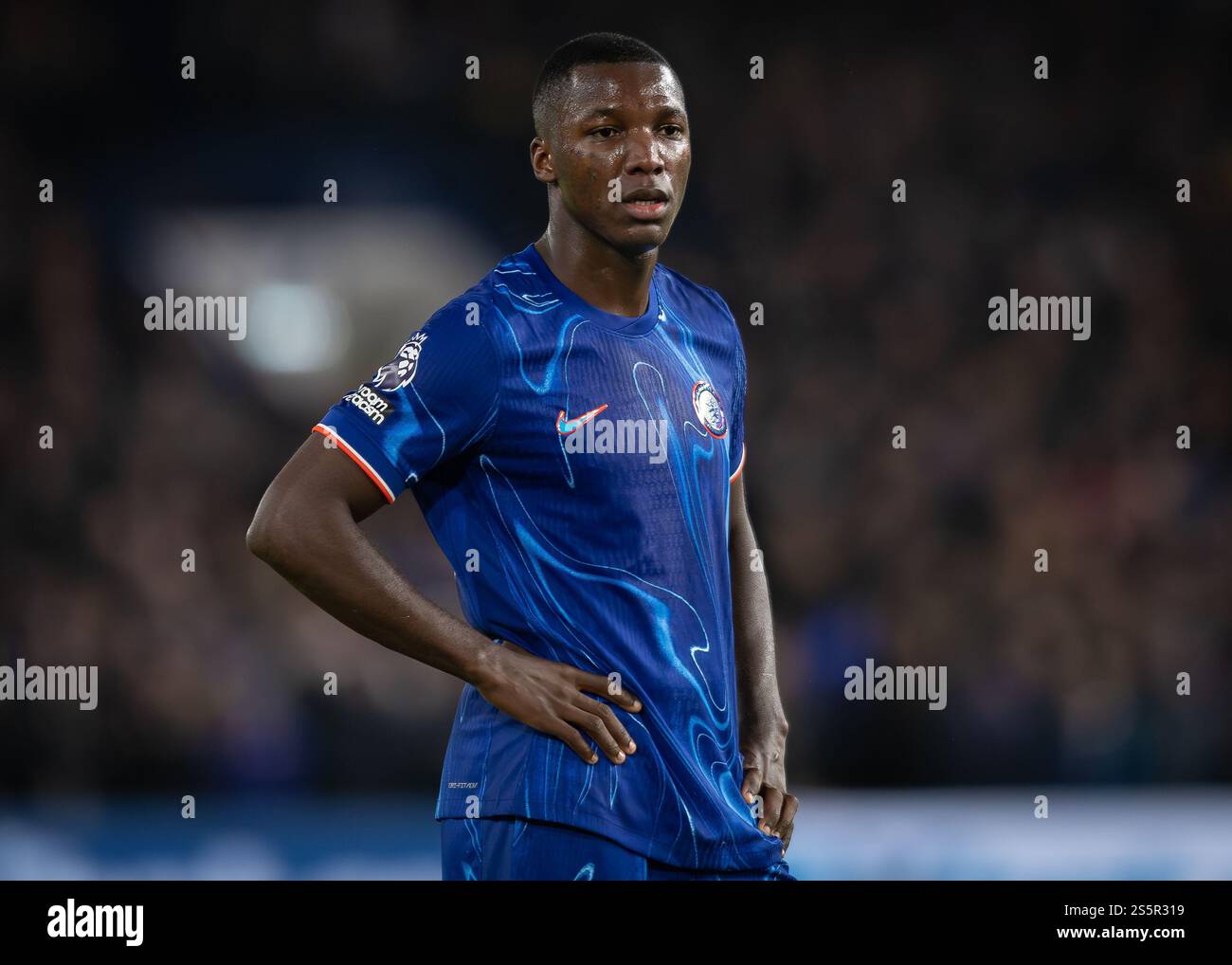London, UK. 14th Jan, 2025. Chelsea midfielder Moisés Caicedo (25 ...