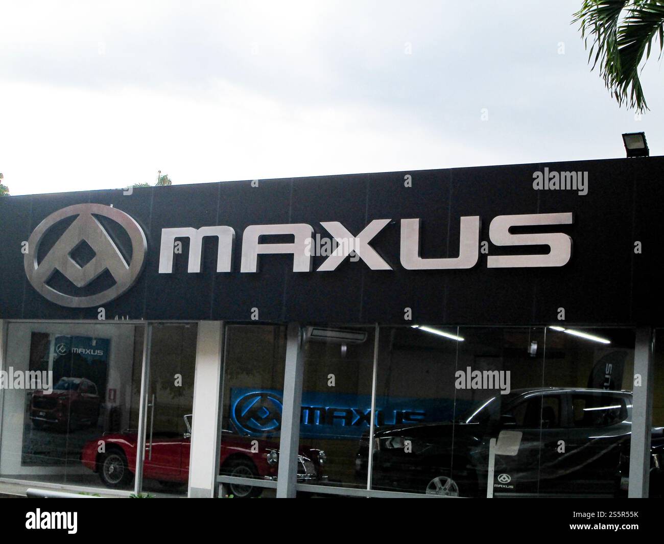 Maxus is a legendary brand of English origin specialized in the ...