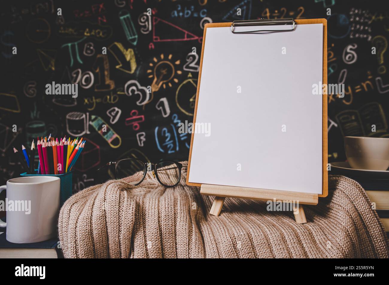 Blank paper in clipboard hi-res stock photography and images - Alamy