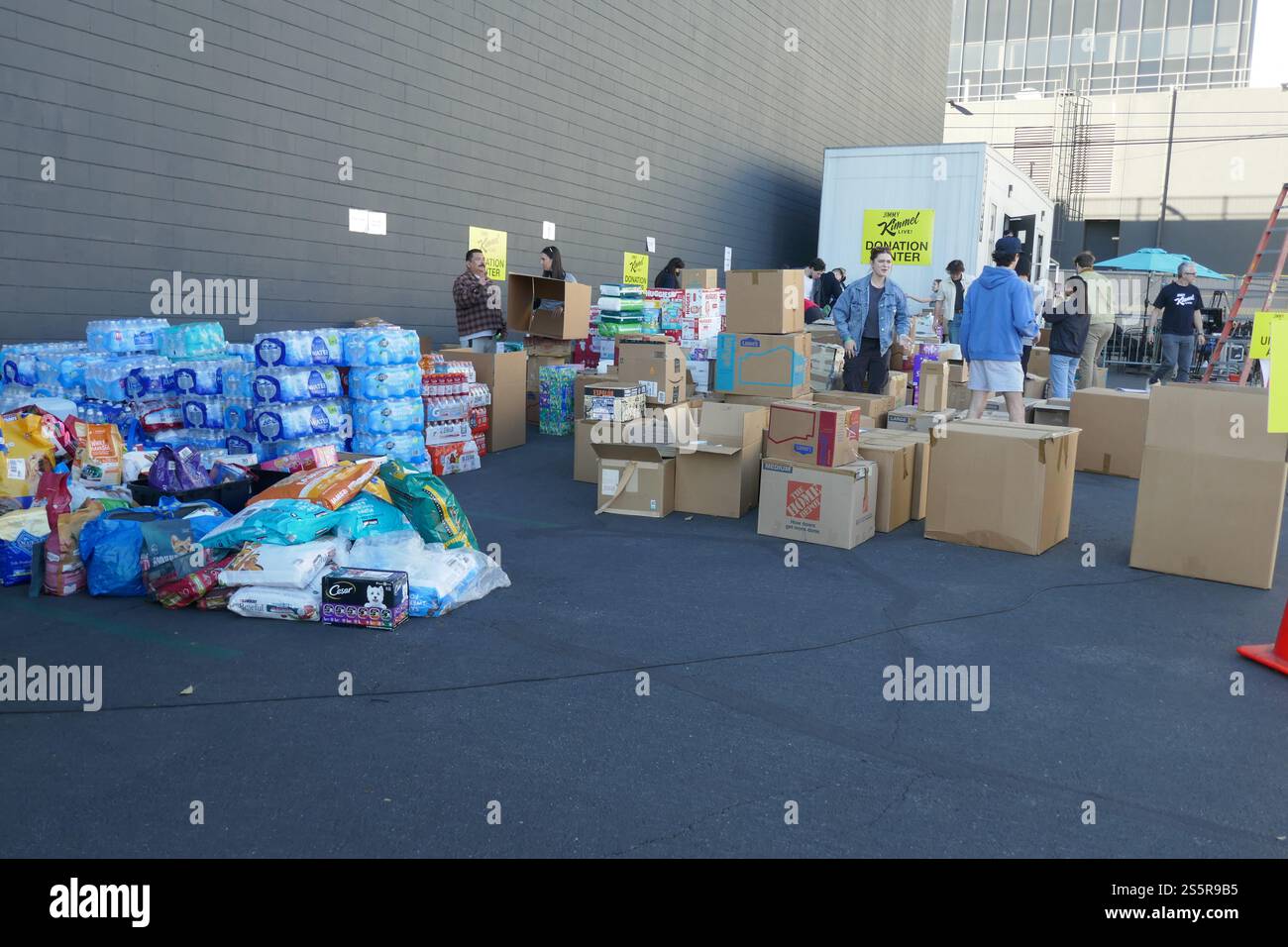 Los Angeles, California USA 14th January 2025 Donations at Jimmy Kimmel ...