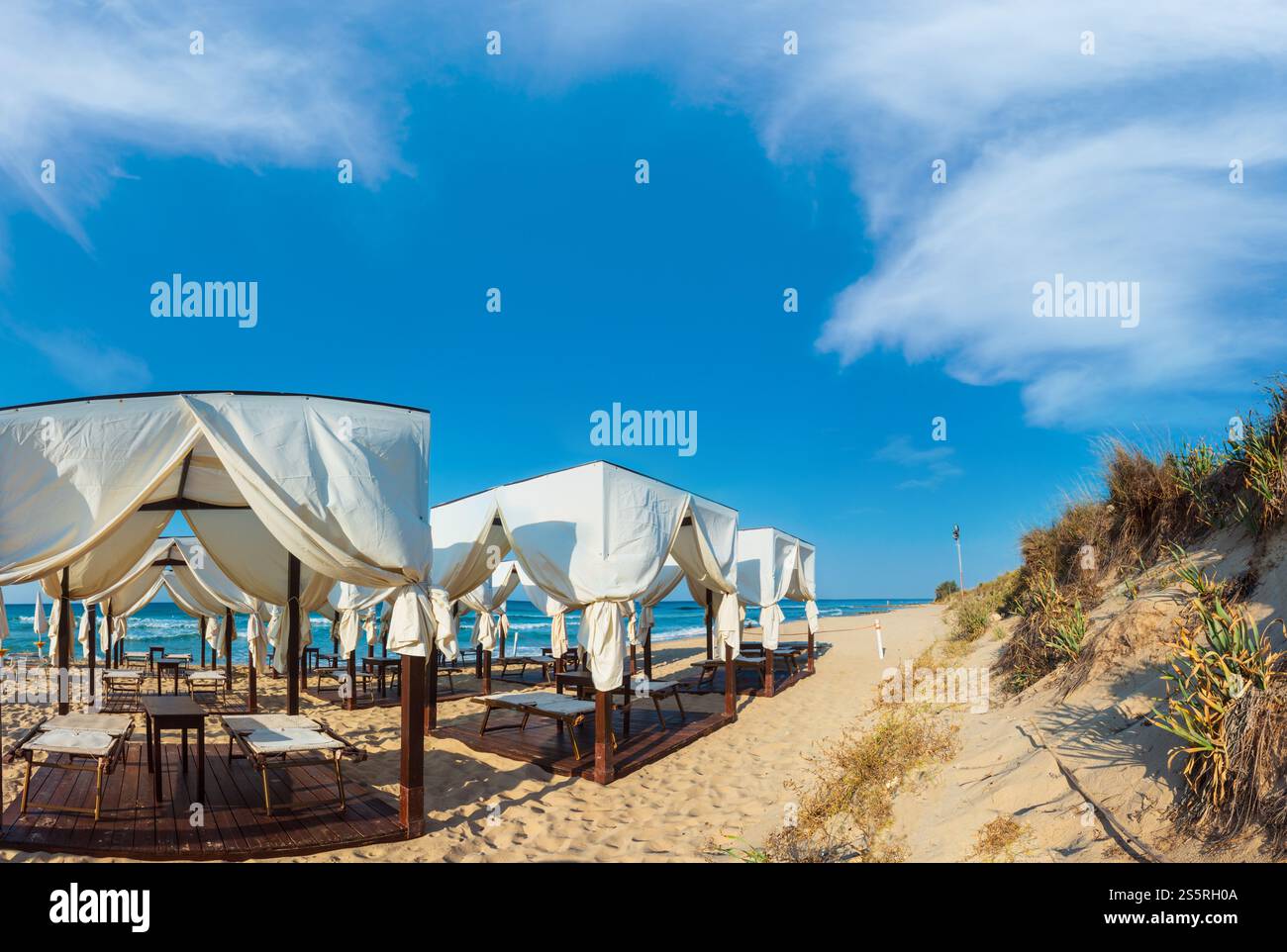 Beautiful sandy beach on seaside hi-res stock photography and images ...