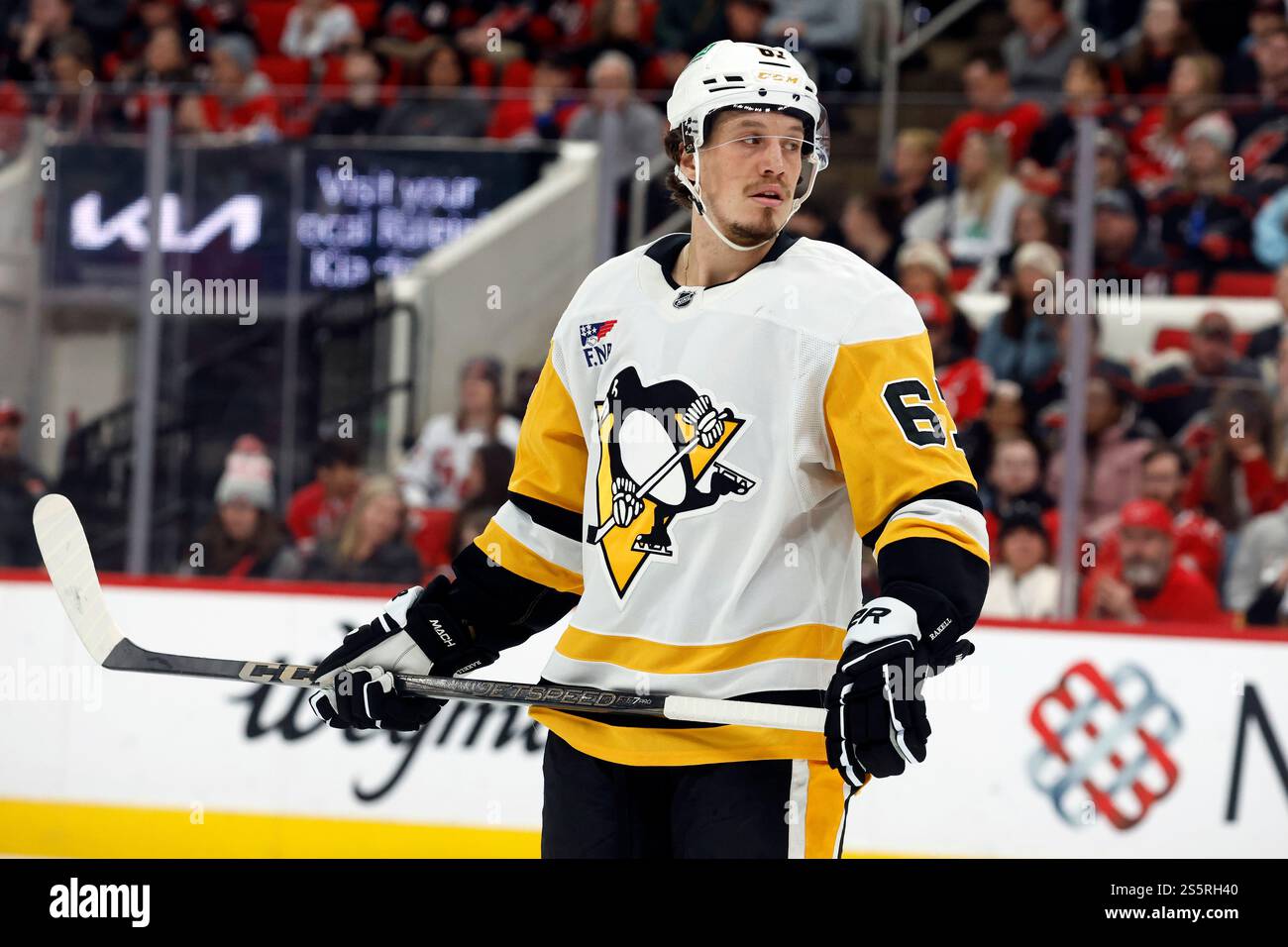 Pittsburgh Penguins' Rickard Rakell (67) waits for a face-off against ...