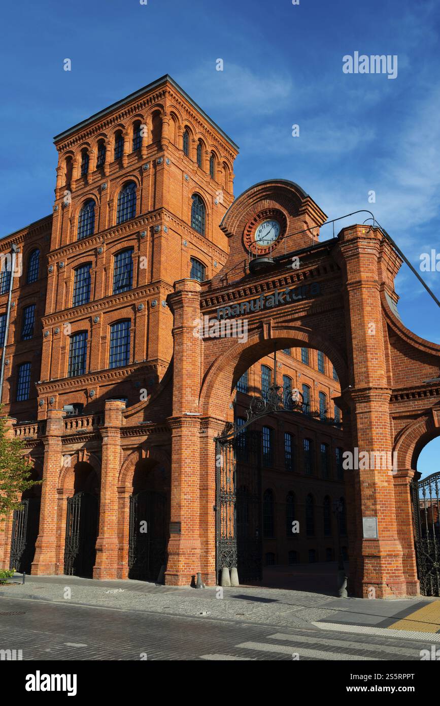 Impressive historic gate clock hi-res stock photography and images - Alamy