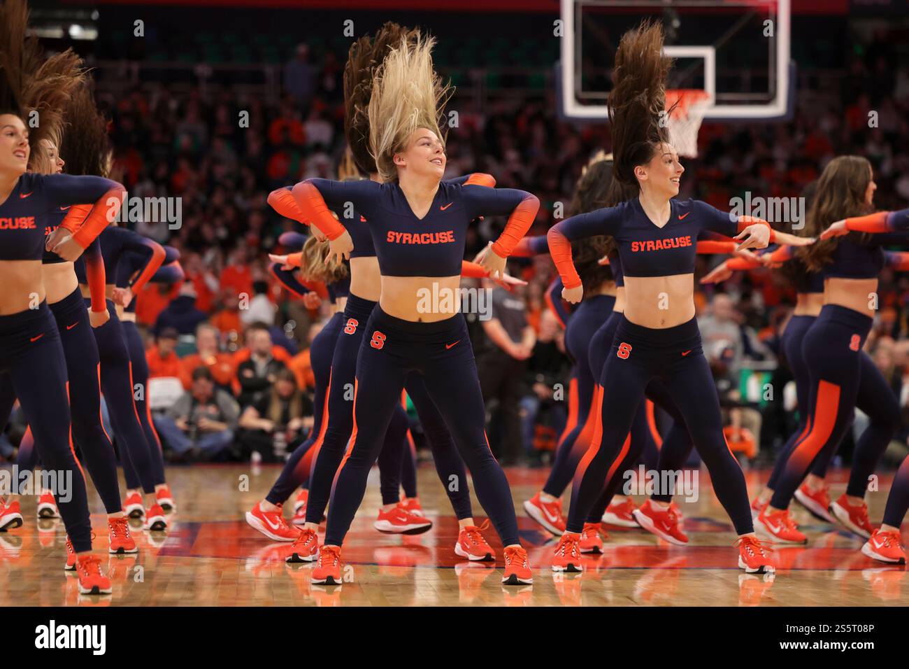 Syracuse, New York, USA. 14th Jan, 2025. Syracuse Orange dance team ...