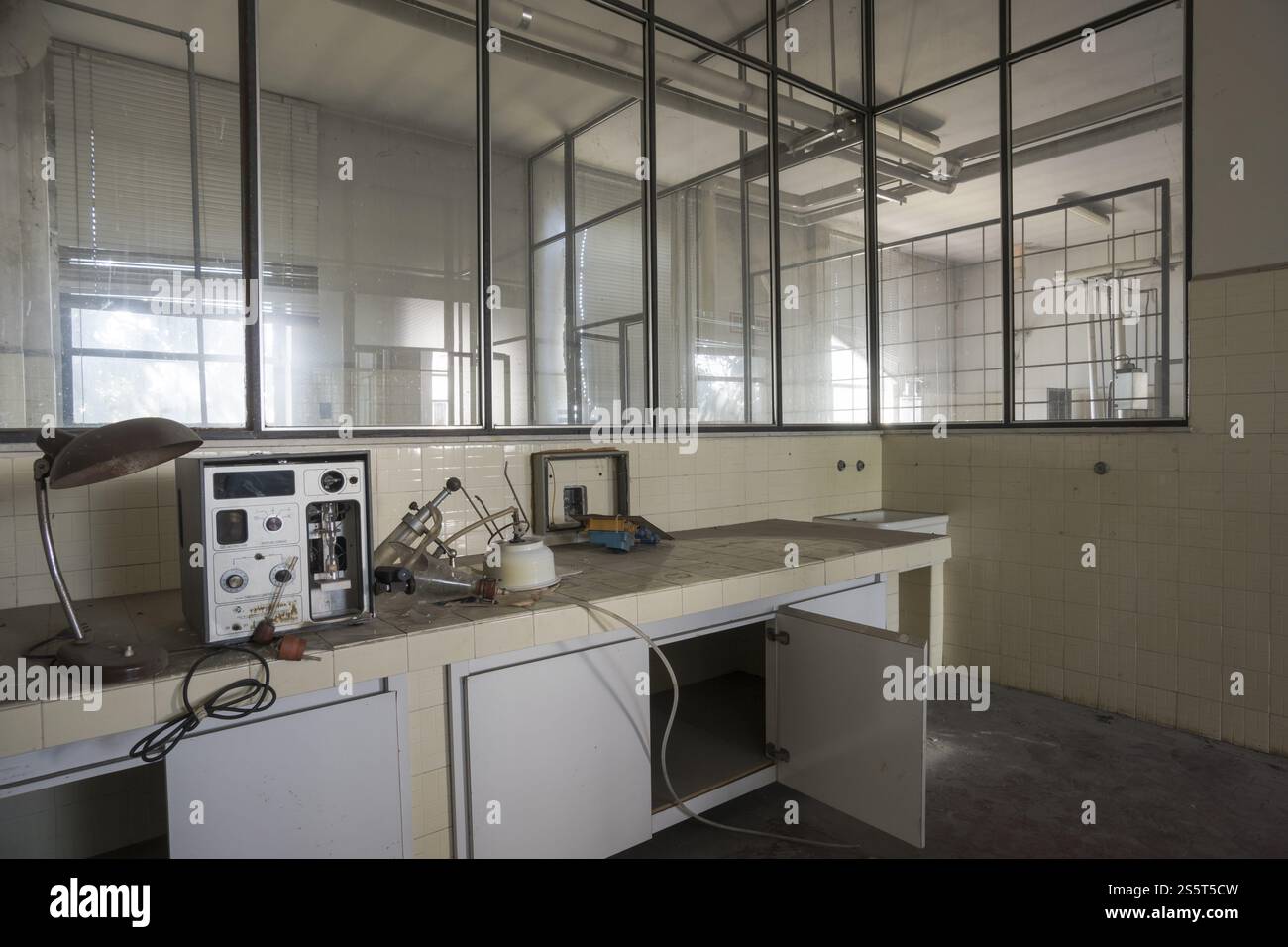 Details of an abandoned laboratory Stock Photo - Alamy