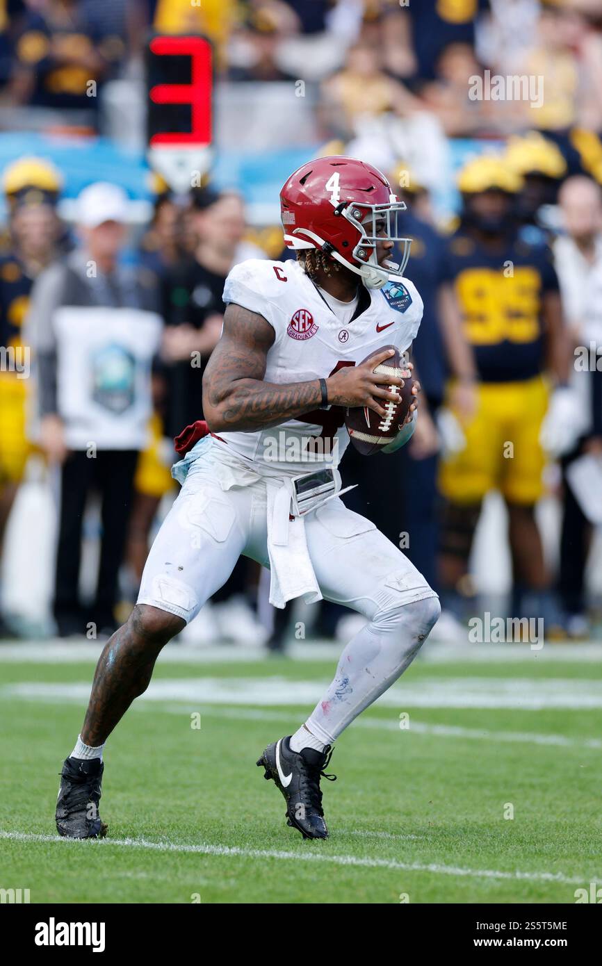 TAMPA, FL - DECEMBER 31: Alabama Crimson Tide quarterback Jalen Milroe ...