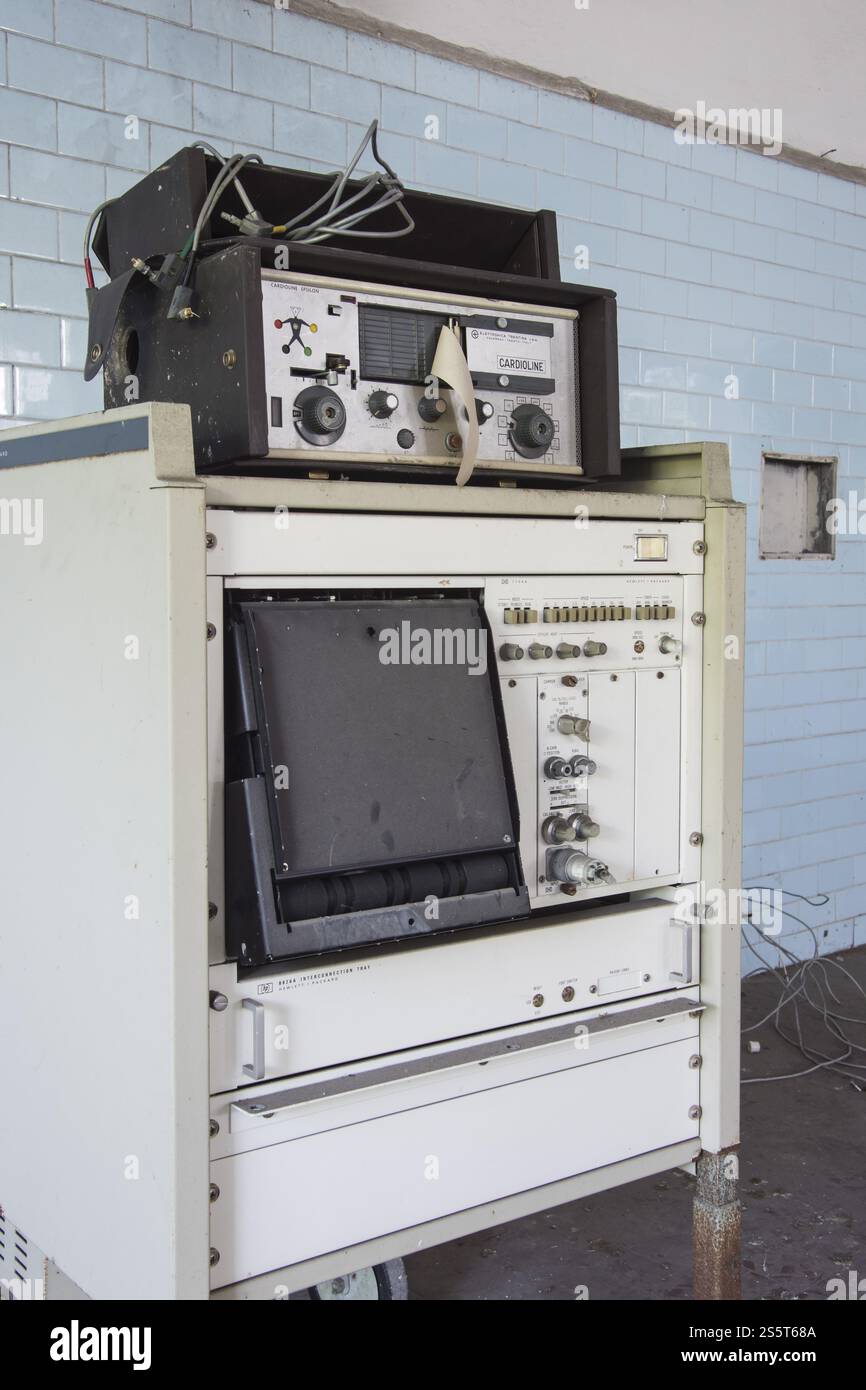 Details of an abandoned laboratory machine Stock Photo - Alamy