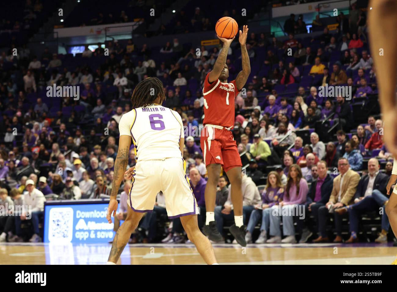 Baton Rouge, United States. 14th Jan, 2025. Arkansas Razorbacks guard ...