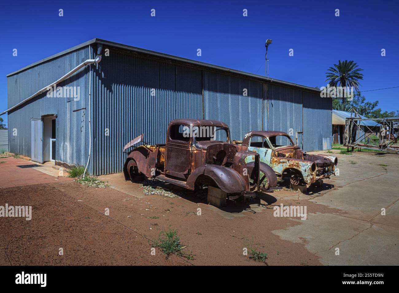 Vintage car wrecks in the Herrmannsburg museum village, also Ntaria ...