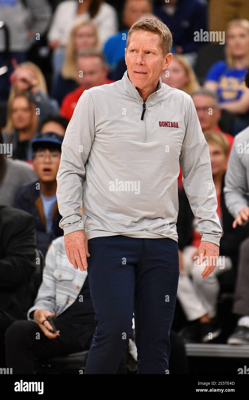 INGLEWOOD, CA - DECEMBER 28: Gonzaga Bulldogs head coach Mark Few looks ...