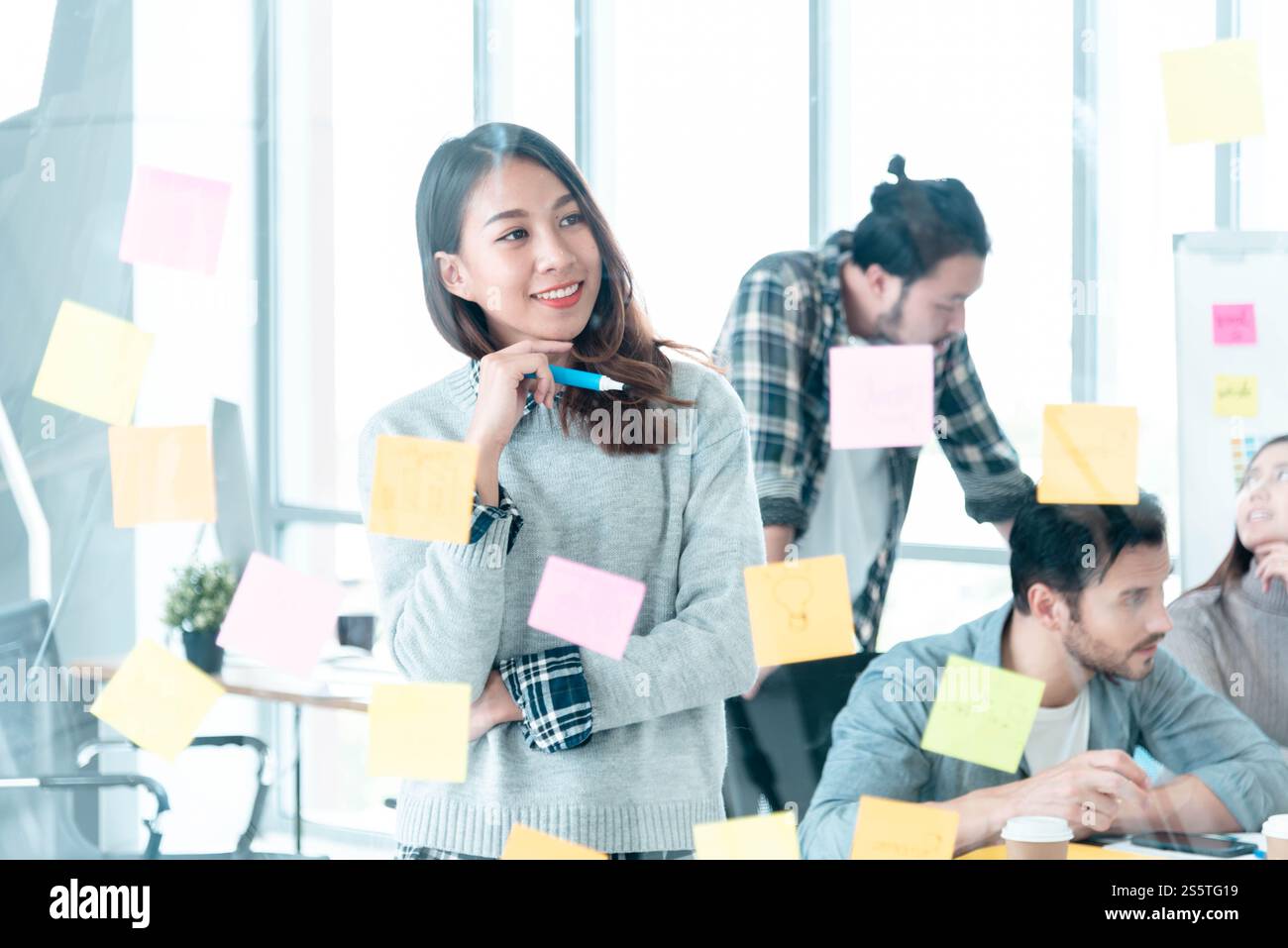 Brainstorming diversity creative design use post it sticky note team ...