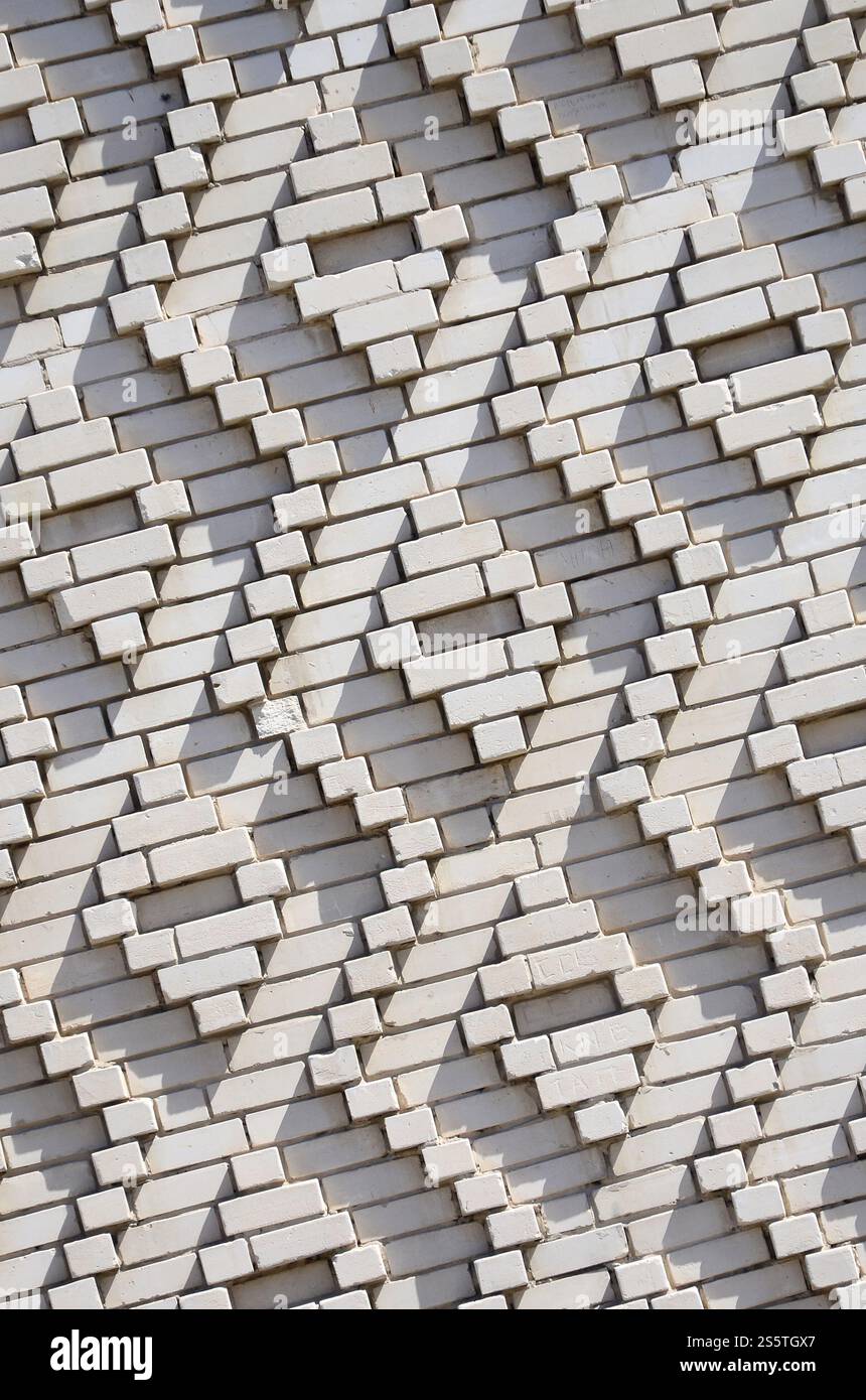 Diamond brickwork pattern hi-res stock photography and images - Alamy