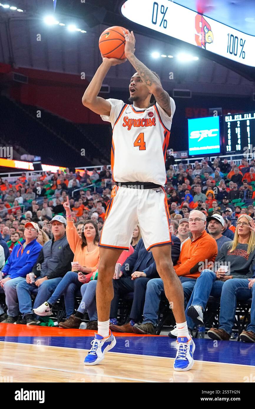 SYRACUSE, NY - JANUARY 14: Syracuse Orange Forward Chris Bell (4 ...