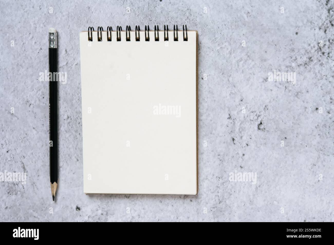 White paper notepad pencil hi-res stock photography and images - Alamy