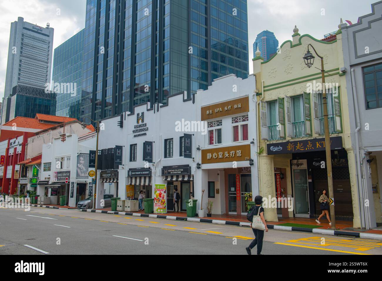 Chinatown historic commercial building on South Bridge Road at Mosque ...