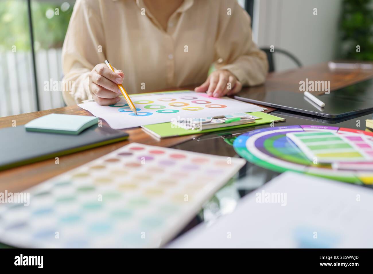 Creative idea Business female Artist Creative Designer sketch graphic ...