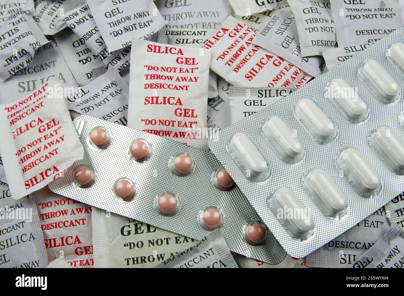 Silica gel packets medicine on hi-res stock photography and images - Alamy