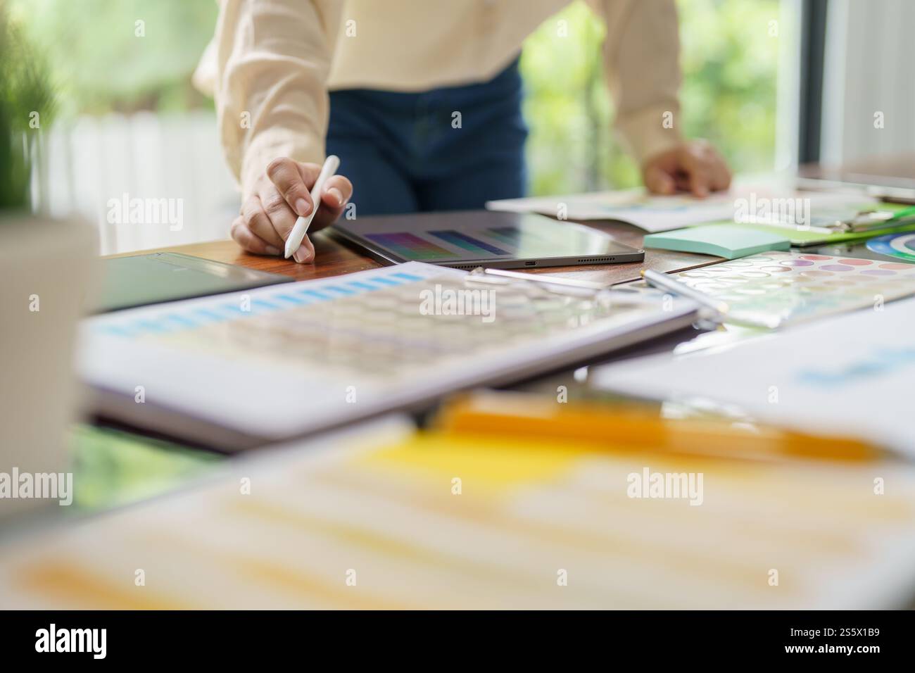 Creative idea Business female Artist Creative Designer sketch graphic ...