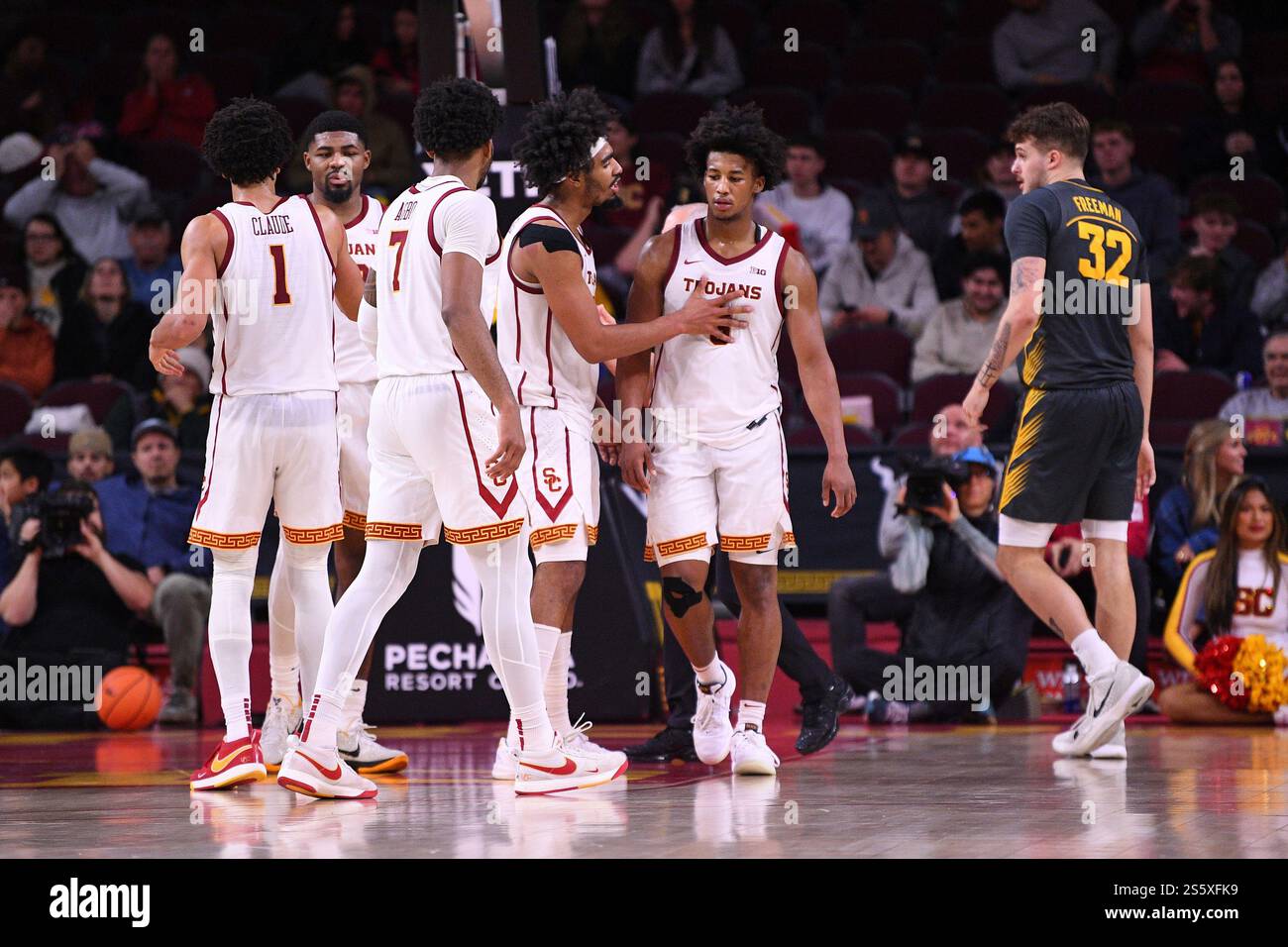 LOS ANGELES, CA - JANUARY 14: USC Trojans forward Saint Thomas (0 ...