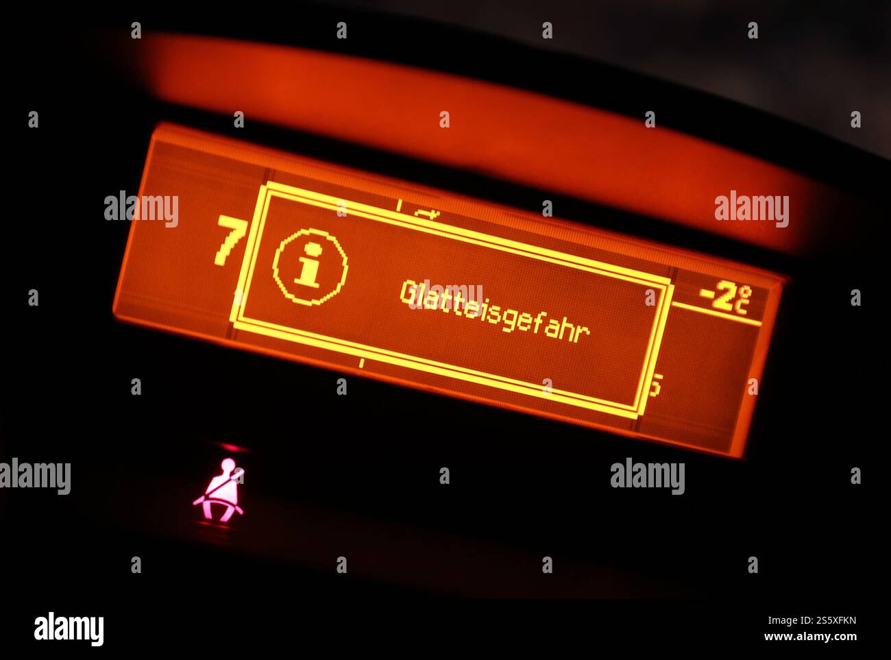 15 January 2025, Bavaria, Füssen: "Danger of black ice" is a warning ...