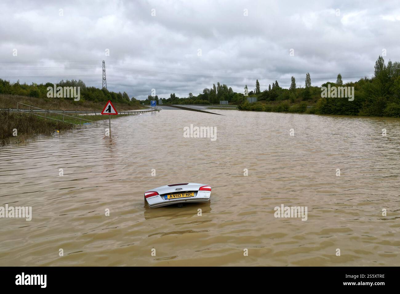 Flood water on a421 hi-res stock photography and images - Alamy