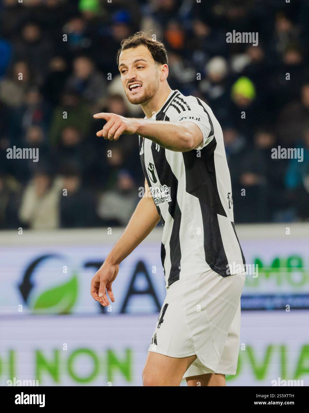 Federico Gatti in action during Serie A match between Atalanta and ...