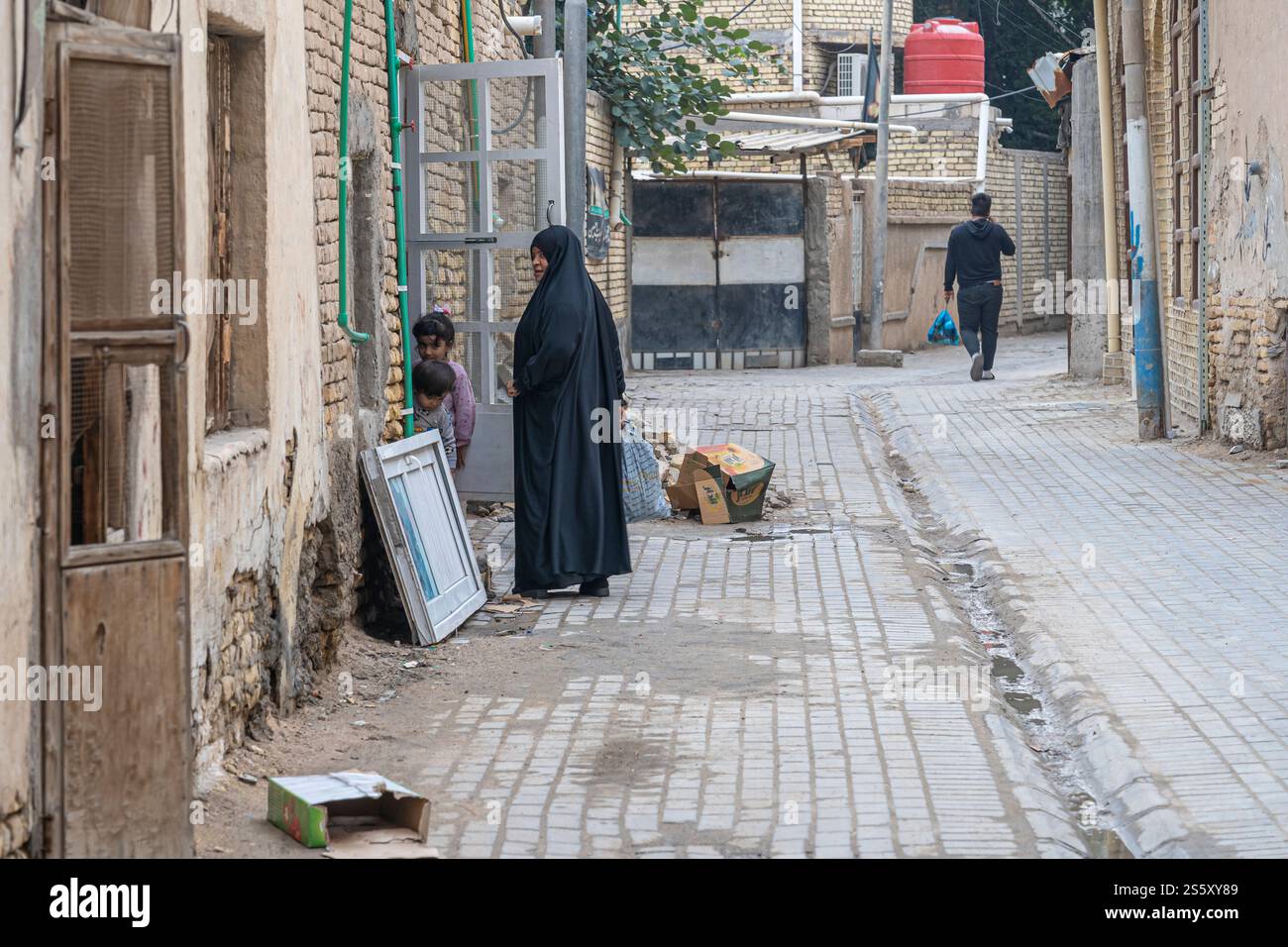 Side street in city centre, Basrah, Iraq Stock Photo - Alamy