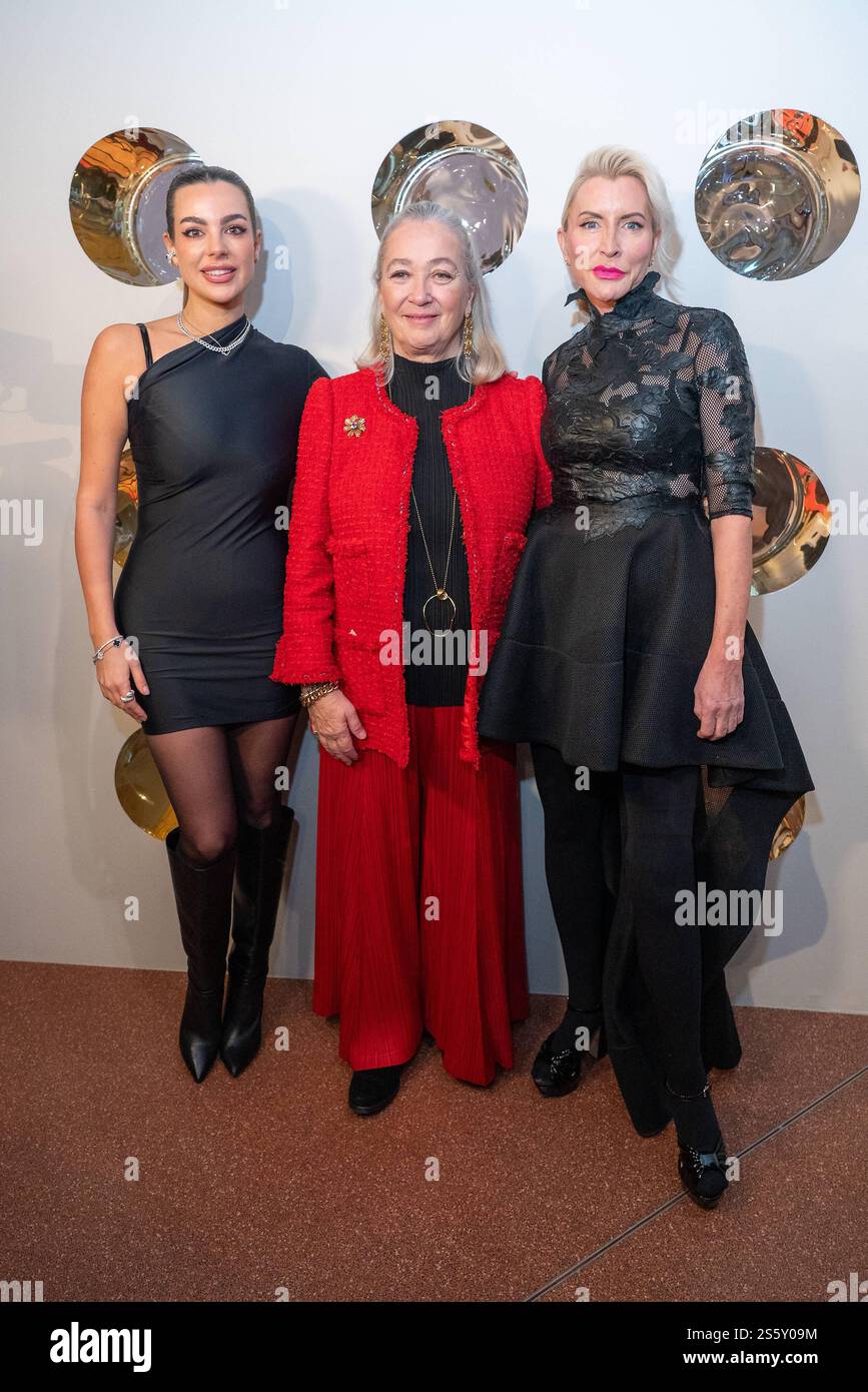 Final and presentation of the Haute Couture Austria Award at Heidi ...