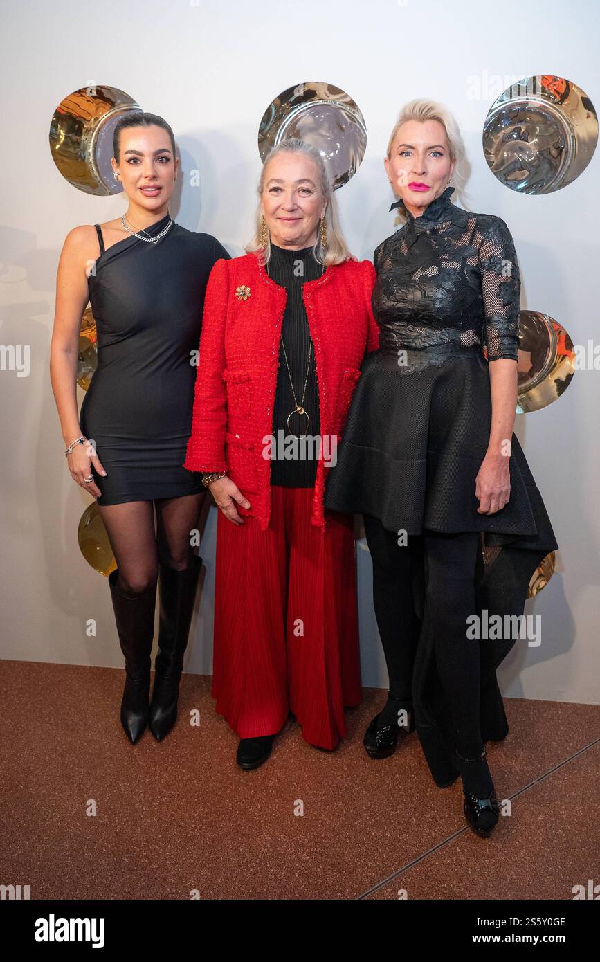 Final and presentation of the Haute Couture Austria Award at Heidi ...