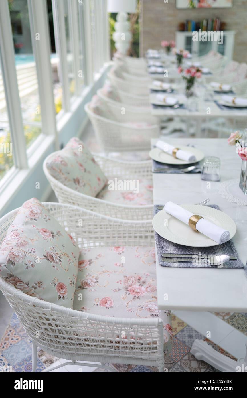 Vintage country dinner party hi-res stock photography and images - Alamy