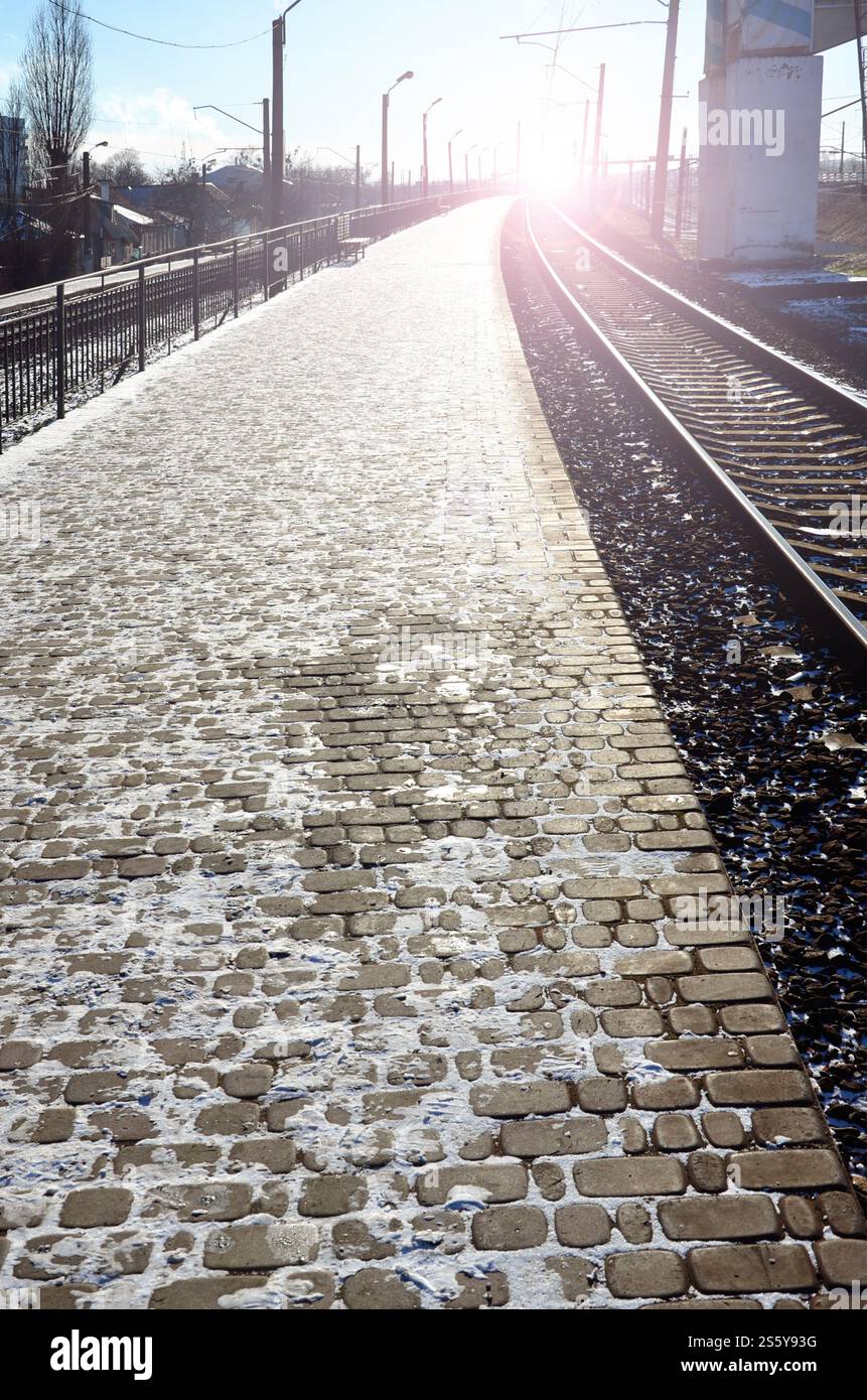 Empty railway station platform for waiting trains novoselovka in kharkiv hi-res stock ...